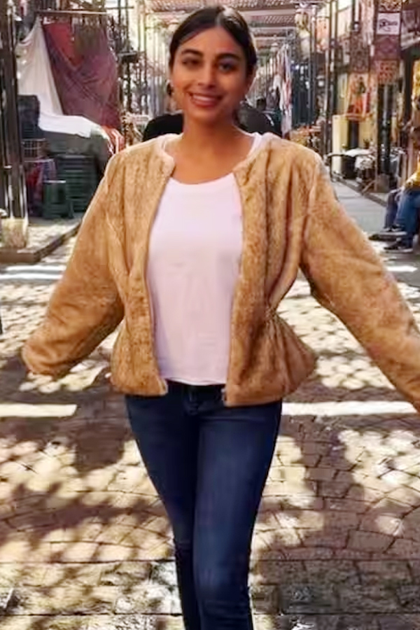 ఉగాండాలో అరెస్టయిన బిలియనీర్‌ కూతురు (ఫోటోలు) | Billionaire Pankaj Oswal's Daughter Vasundhara ...